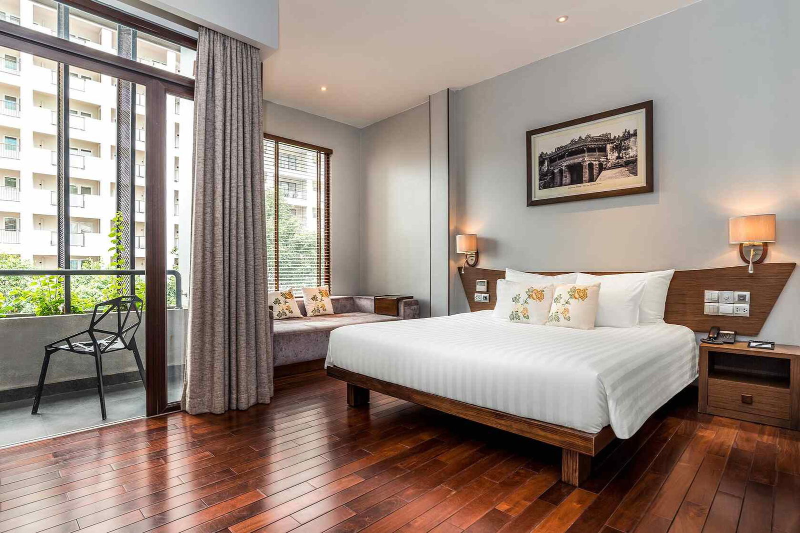 4-star Hotel: Standards, Requirements & Benefits 2025