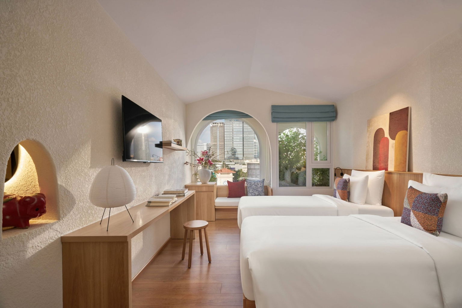 4-star Hotel: Standards, Requirements & Benefits 2025