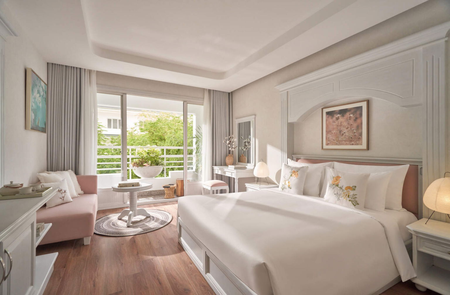 4-star Hotel: Standards, Requirements & Benefits 2025